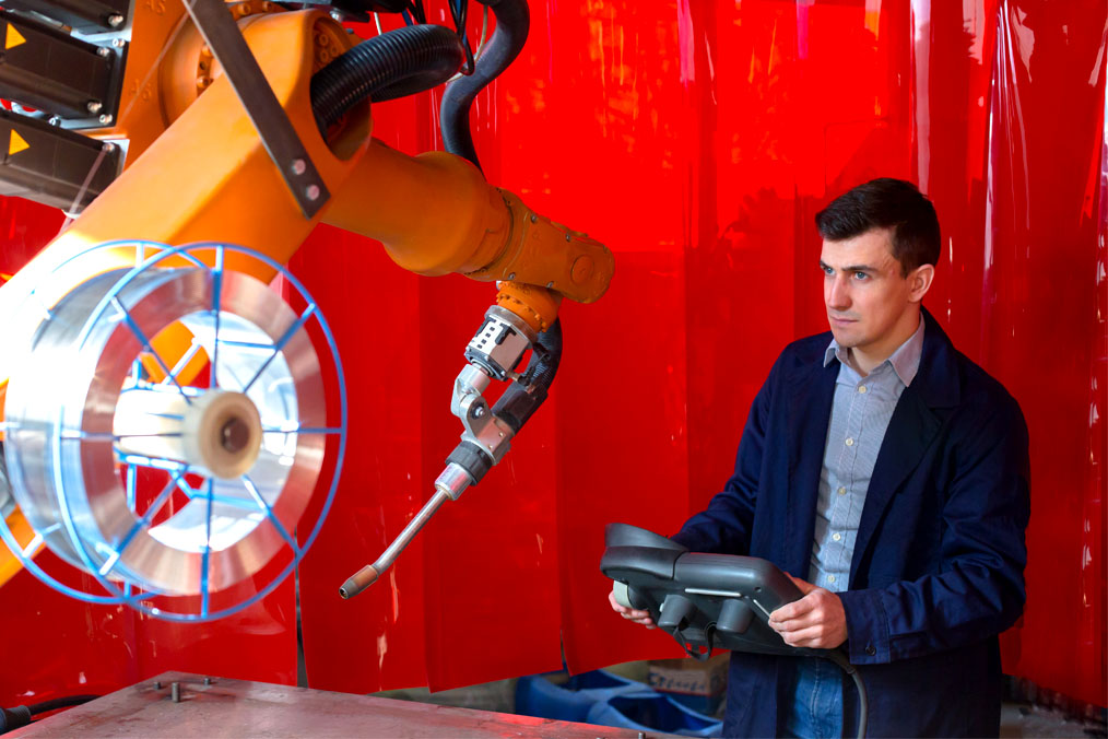 Charter Flights | Manufacturing | Leading Edge Charter